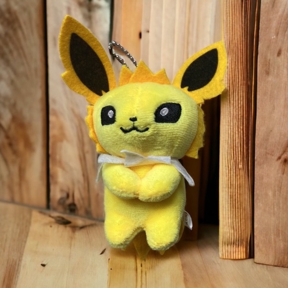 Pokemon | Accessories | Pokmon Eevee Evolution Jolteon Plush Keychain ...